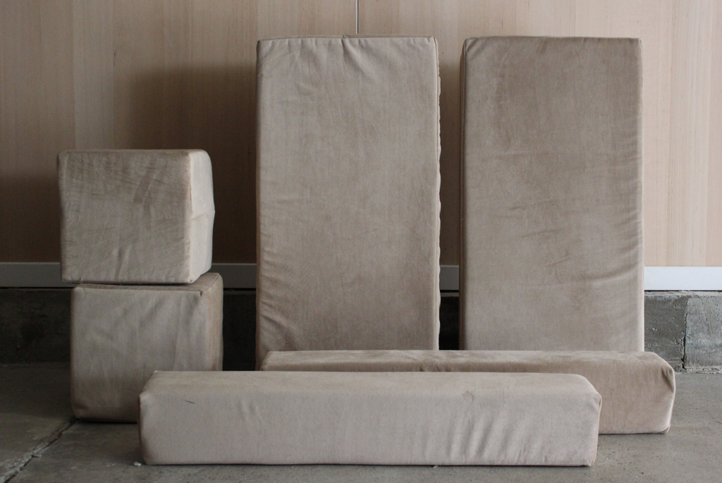 Cushy Kits – Cushy Couch