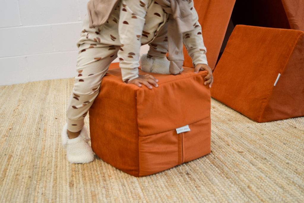 Cushy Kits – Cushy Couch