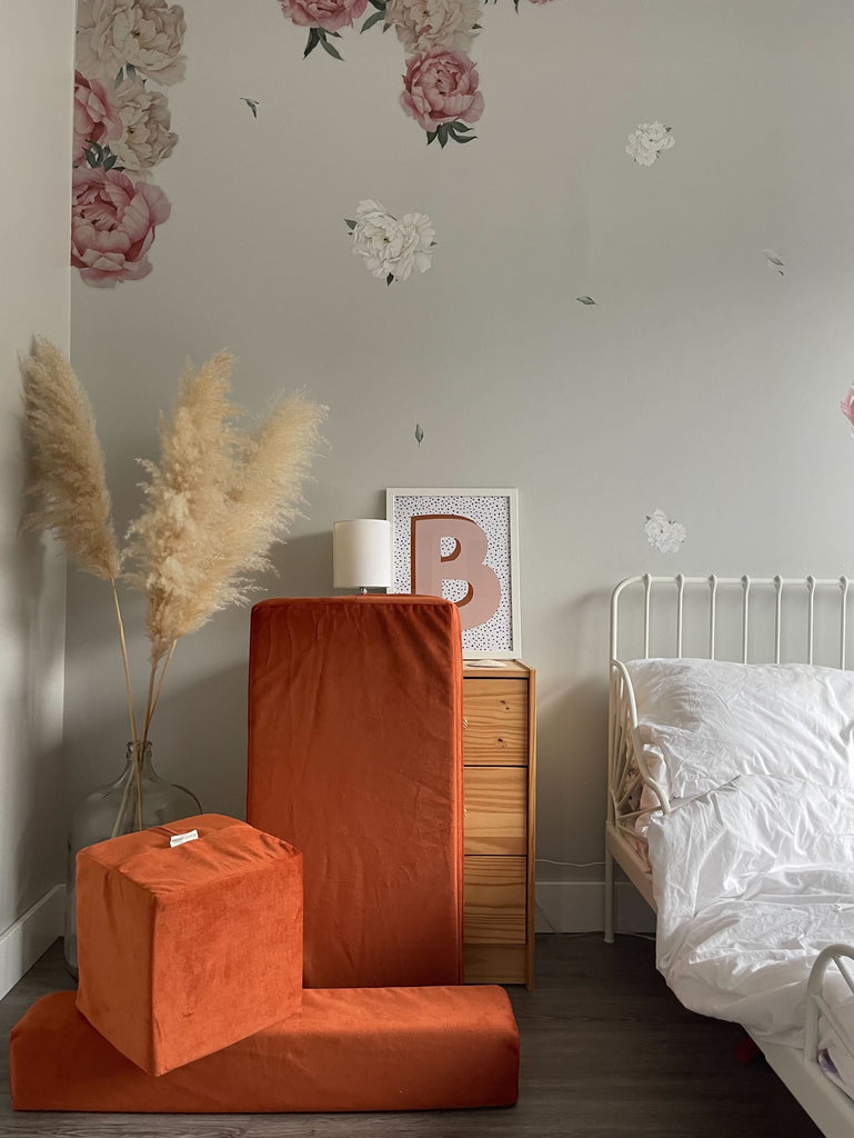 Cushy Kits – Cushy Couch