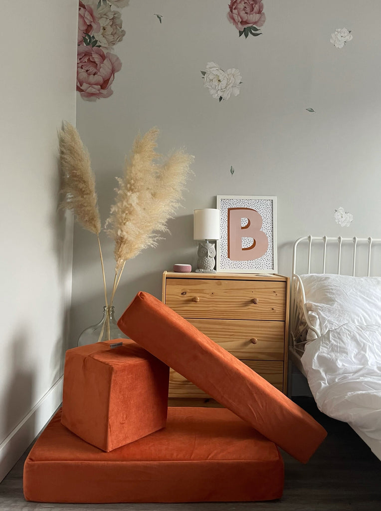 Cushy Kits – Cushy Couch