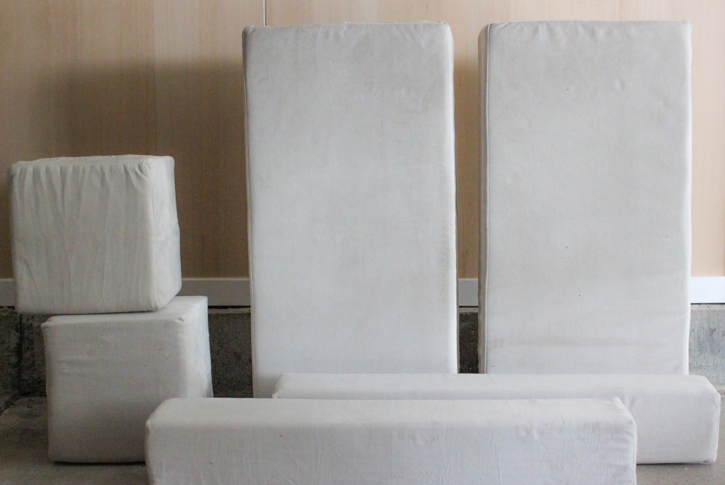 Cushy Kits – Cushy Couch