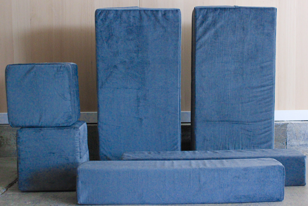 Cushy Kits – Cushy Couch