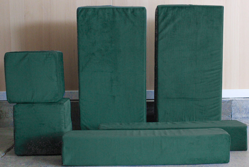 Cushy Kits – Cushy Couch