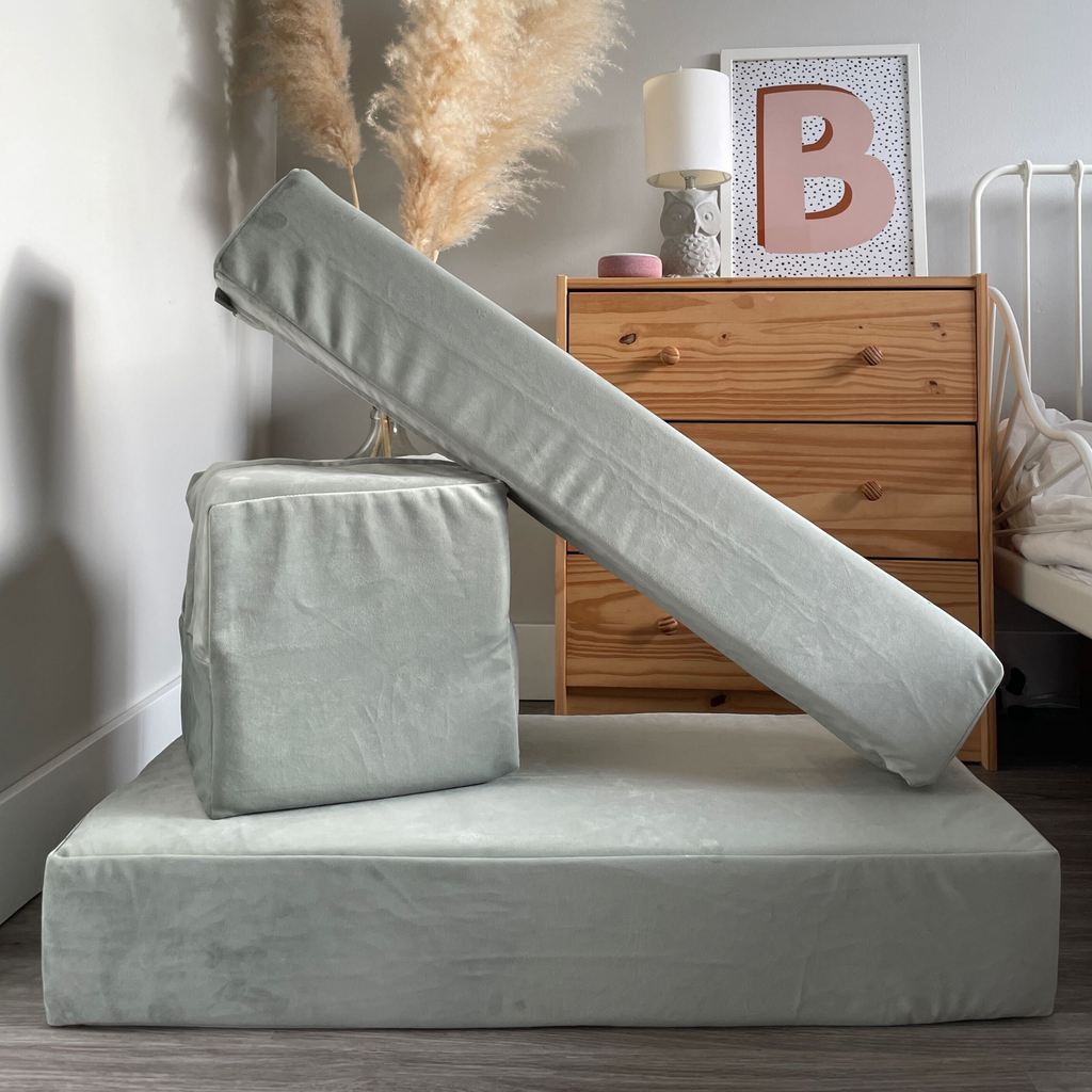 Cushy Kits – Cushy Couch