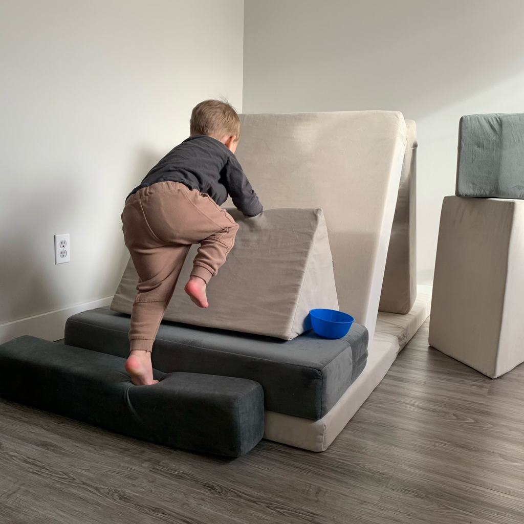 Cushy Kits – Cushy Couch